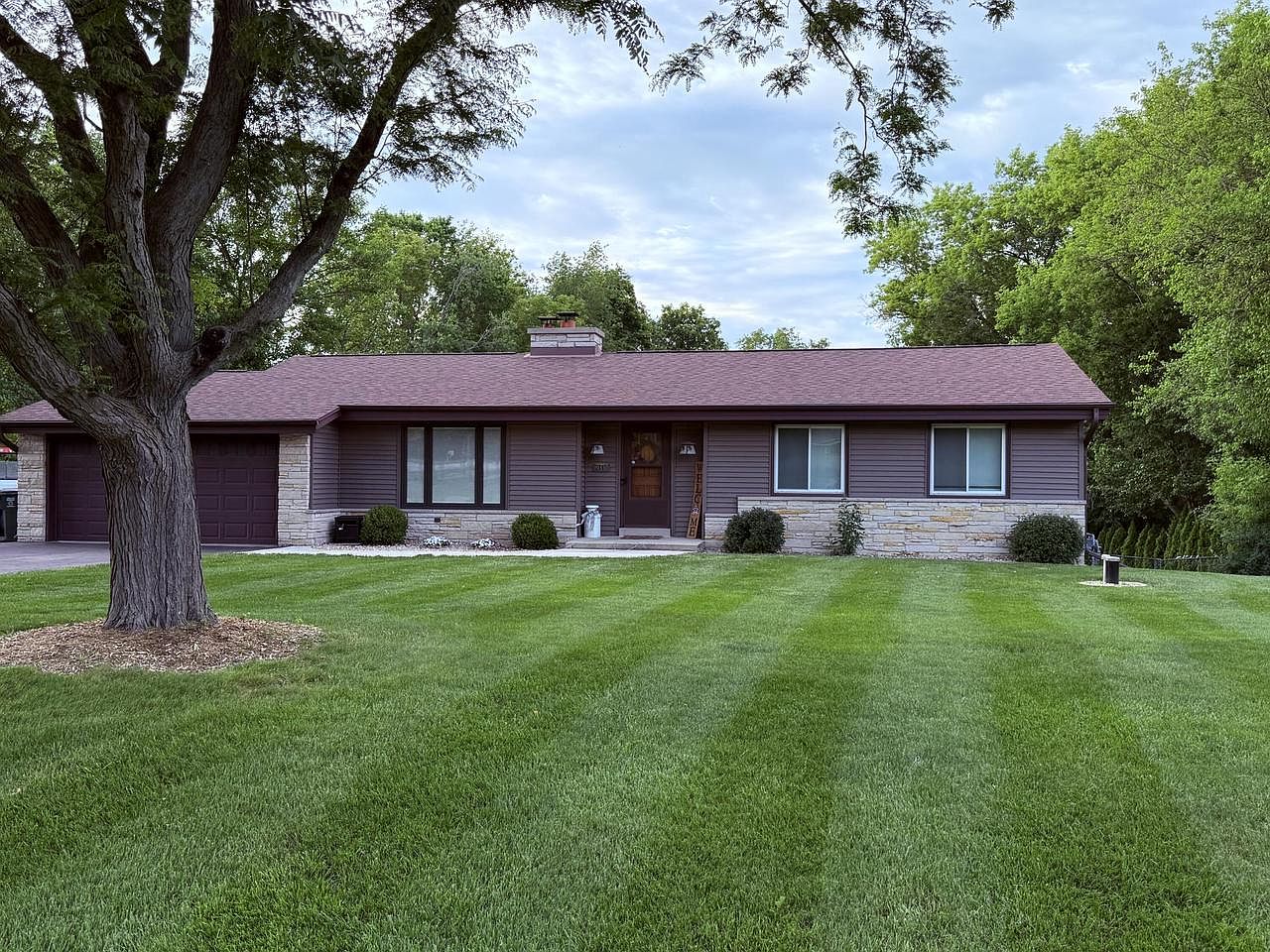 19330 West Hillcrest DRIVE, New Berlin, WI 53146 | MLS #1923328 | Zillow