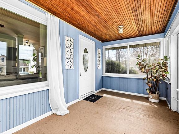 2317 E 8th St, Superior, WI 54880 | Zillow