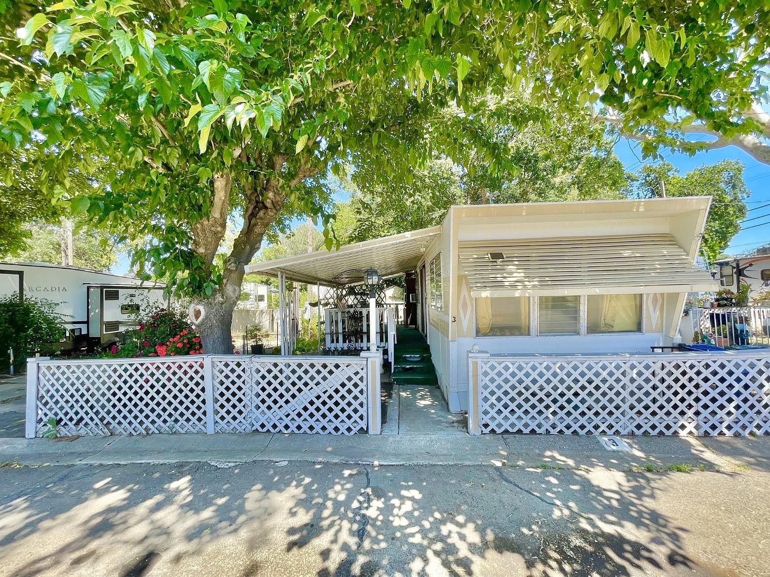 5867 Auburn Blvd SPACE 3, Sacramento, CA 95841 | Zillow