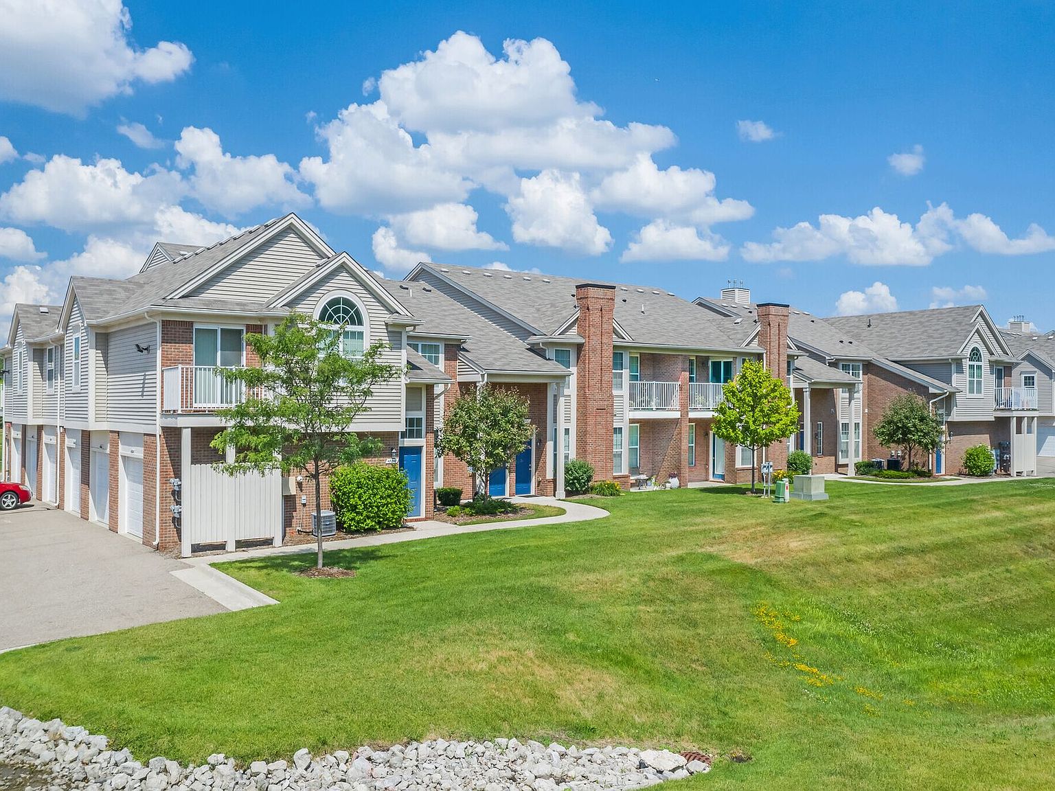 2427 Partridge Dr # 2 br / 2.0 ba, $1720, Utica, MI 48317 | Zillow