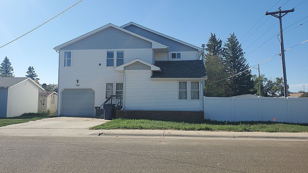 306 5th St SW, Sidney, MT 59270 | Zillow