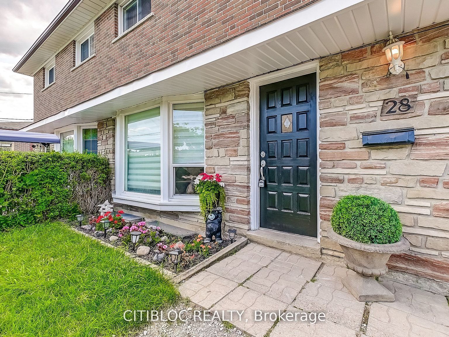 28 Navenby Cres, Toronto, ON M9L 1B2 | MLS #W11937416 | Zillow