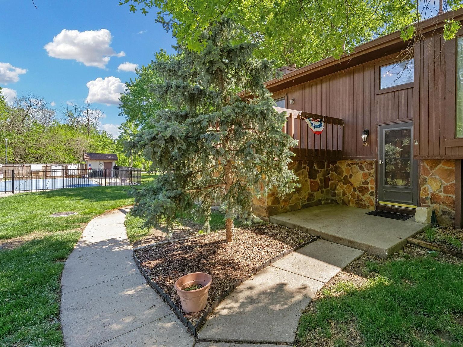 2421 S Yellowstone St APT 401, Wichita, KS 67215 | Zillow