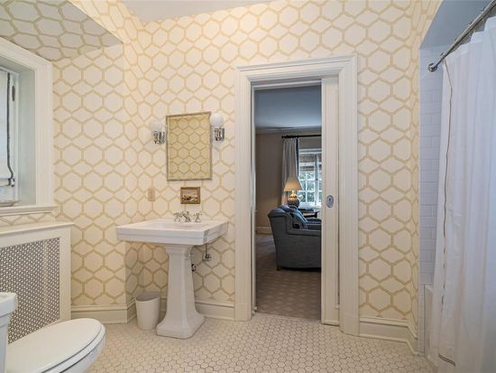 22 Portland Pl, Saint Louis, MO 63108 | Zillow