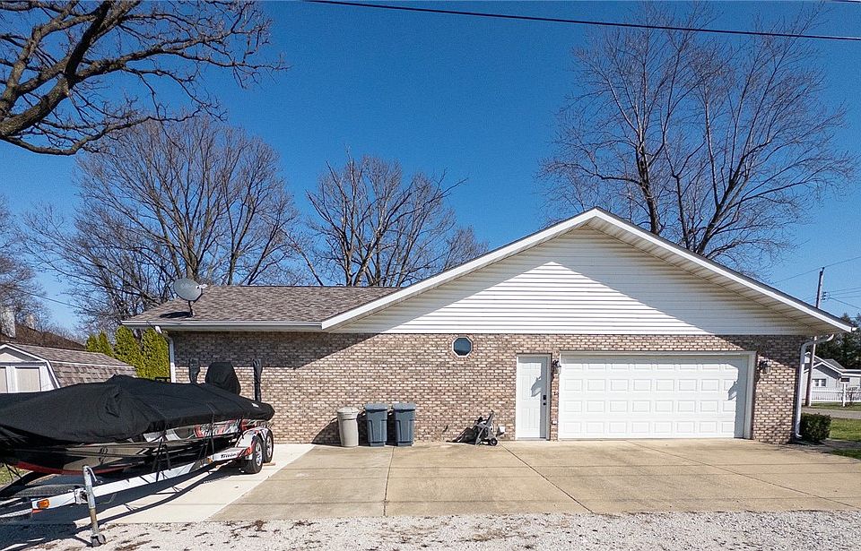 9 Taylor St, Tilton, IL 61833 | Zillow