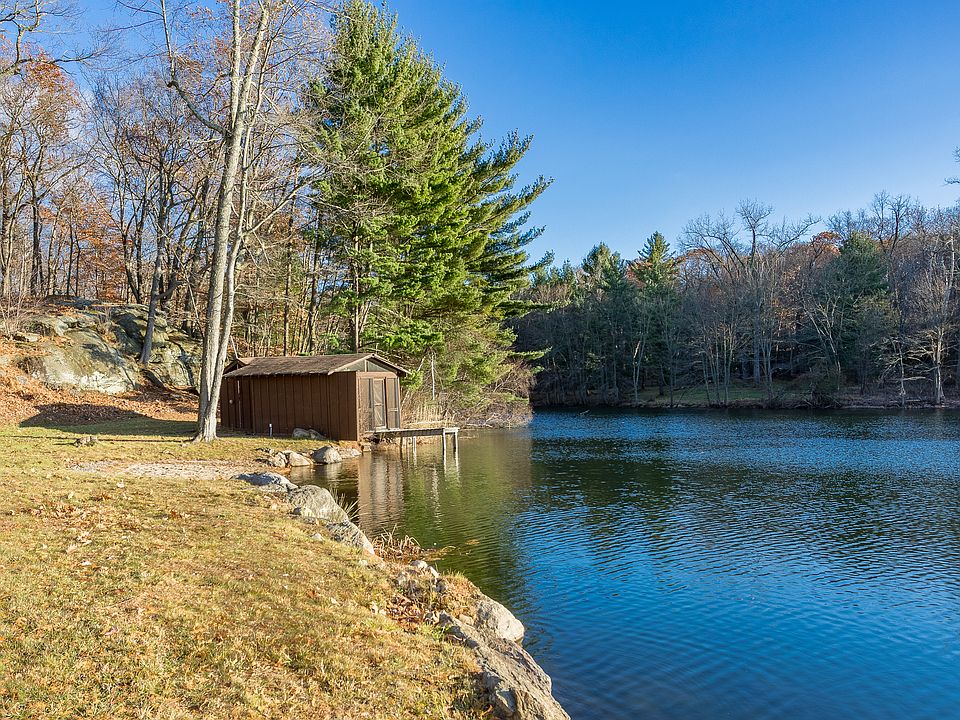 2110 Quaker Ridge Rd, Croton On Hudson, NY 10520 | Zillow