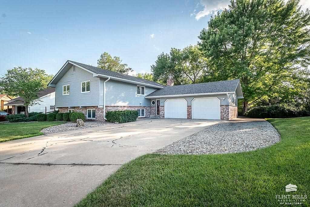 2941 Dimrill Stair, Manhattan, KS 66503 | MLS #20252442 | Zillow