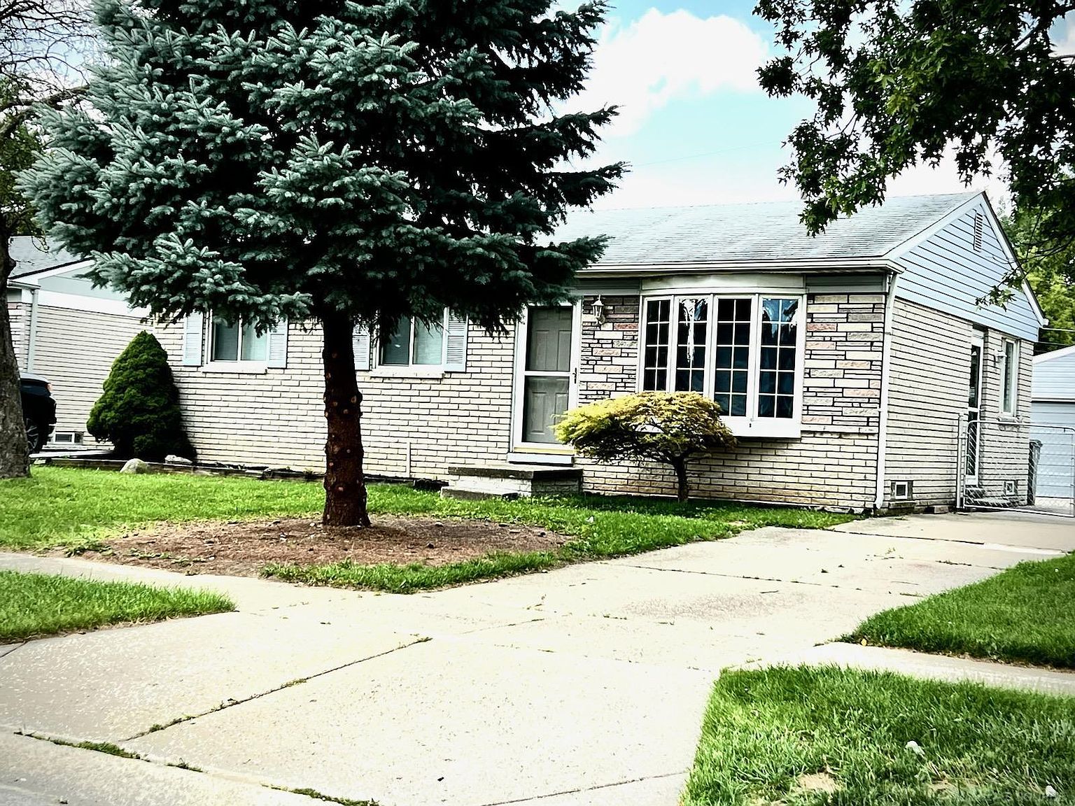 20215 Broadacres St, Clinton Township, MI 48035 | Zillow