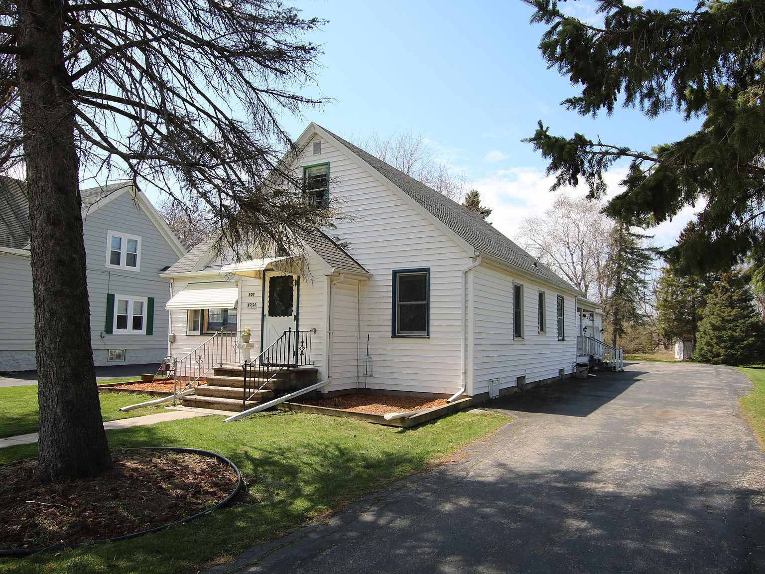 N9594 Van Dyne Rd, Van Dyne, WI 54979 | Zillow