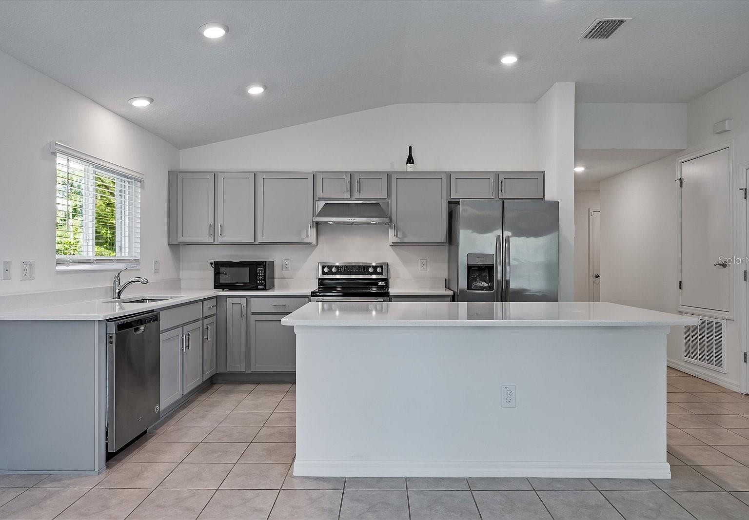 3988 Postmark Lake Pl, Seffner, FL 33584 | Zillow