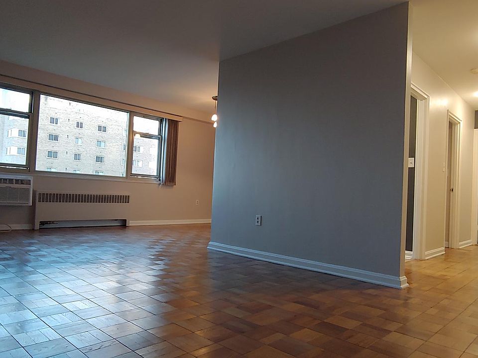 11820 Edgewater Dr, Lakewood, OH 44107 | Zillow