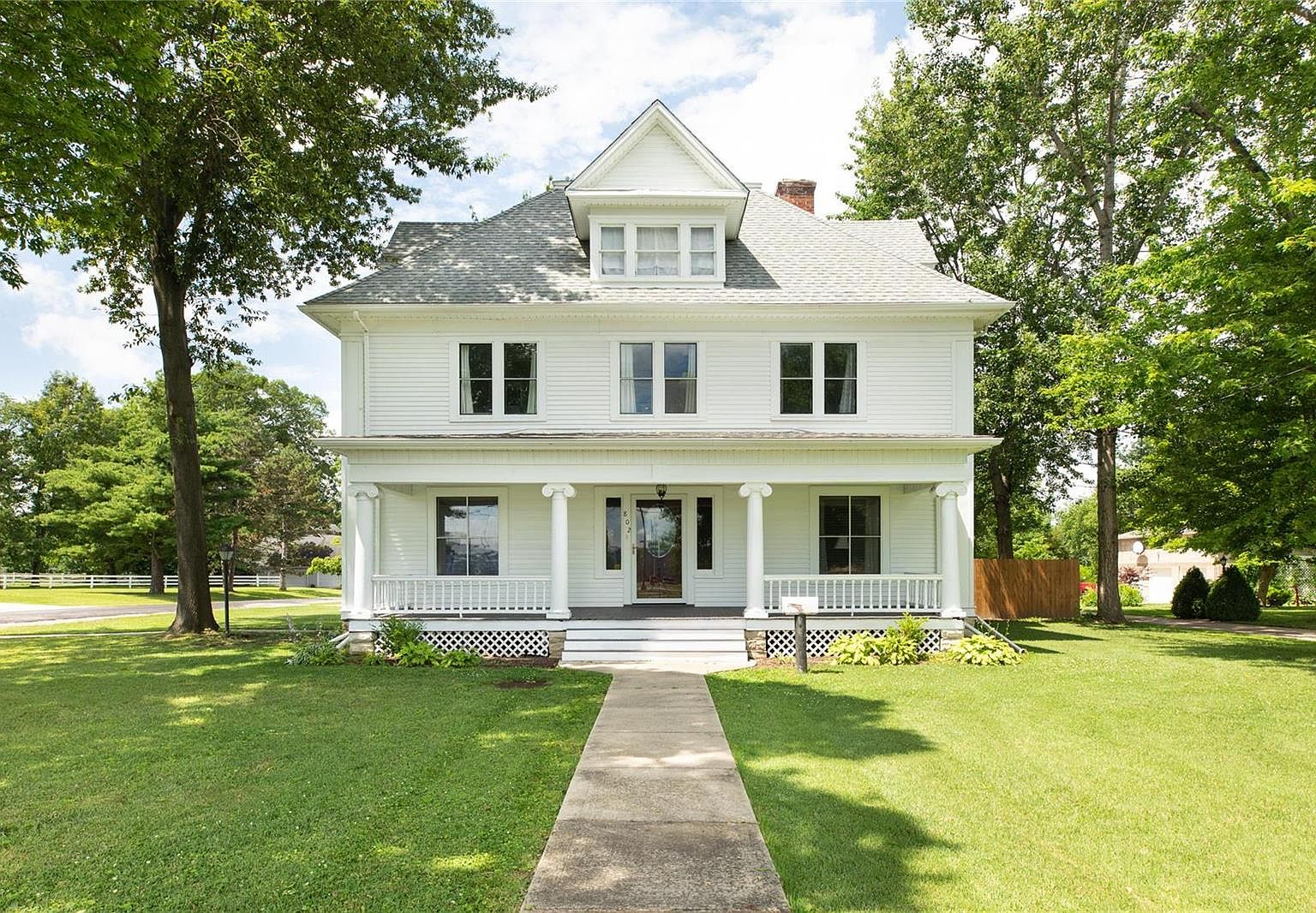 802 N State St, Jerseyville, IL 62052 | Zillow