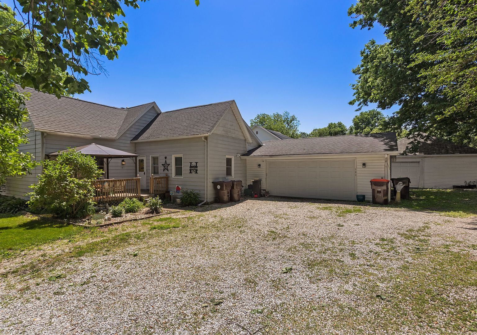 101 W Park St, Fisher, IL 61843 | Zillow