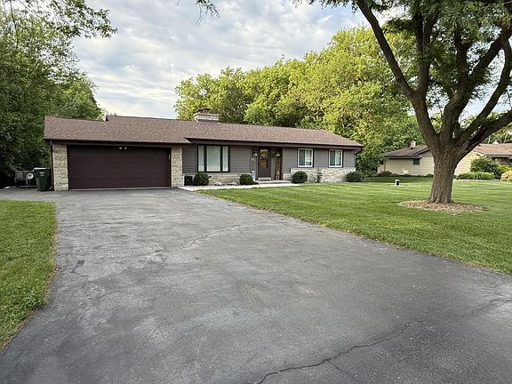 19330 West Hillcrest DRIVE, New Berlin, WI 53146 | MLS #1923328 | Zillow