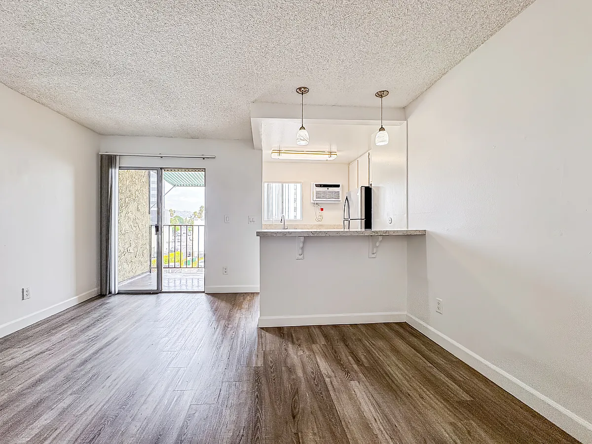 741 S Cochran Ave Apt E303, Los Angeles, CA 90036 | HotPads