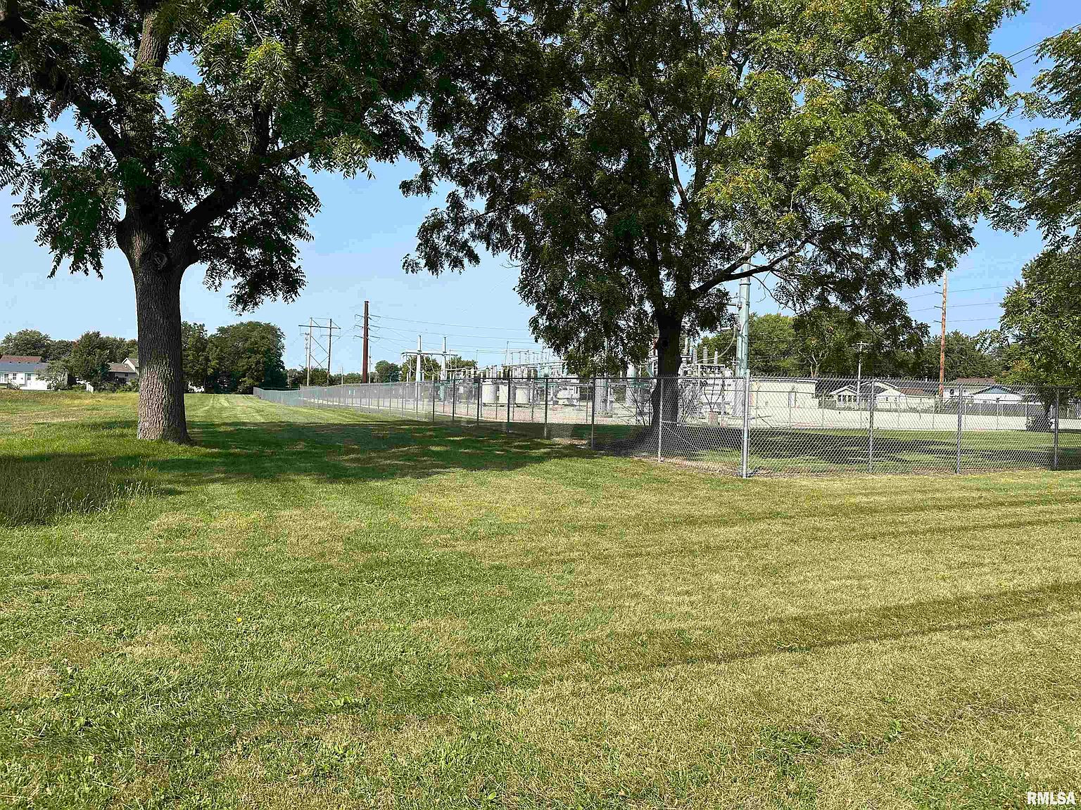 6654 N Division St, Davenport, IA 52806 | MLS #QC4256708 | Zillow