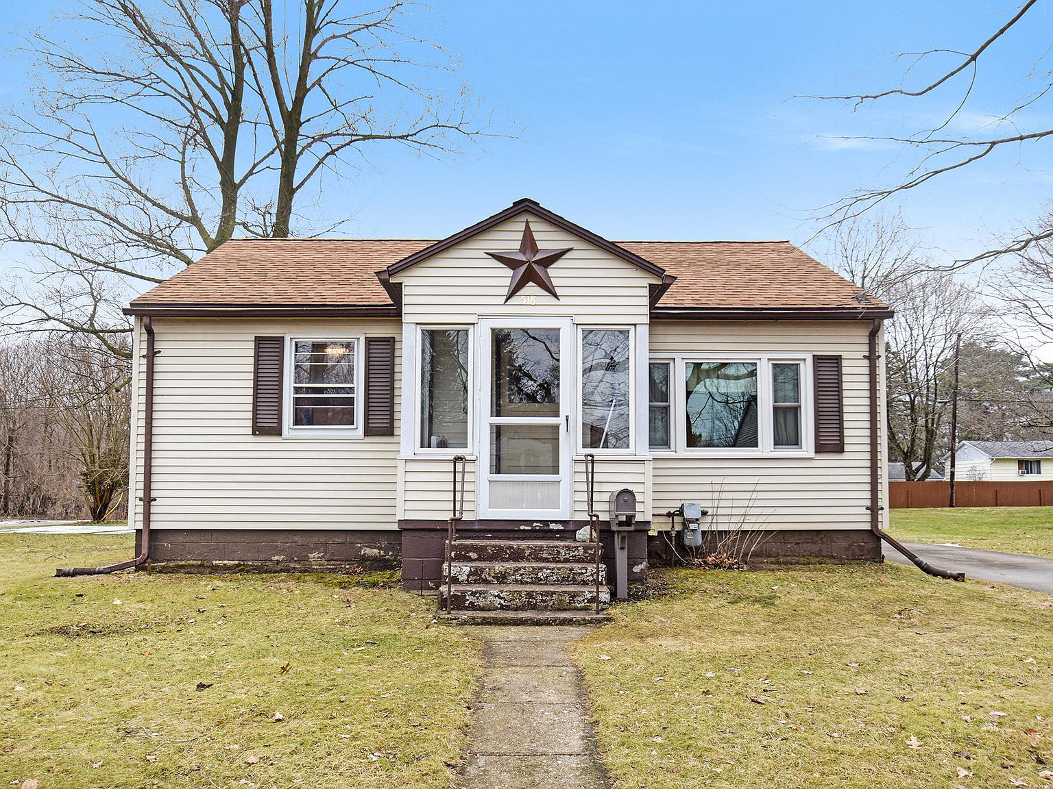 518 Cecil St, Buchanan, MI 49107 | Zillow
