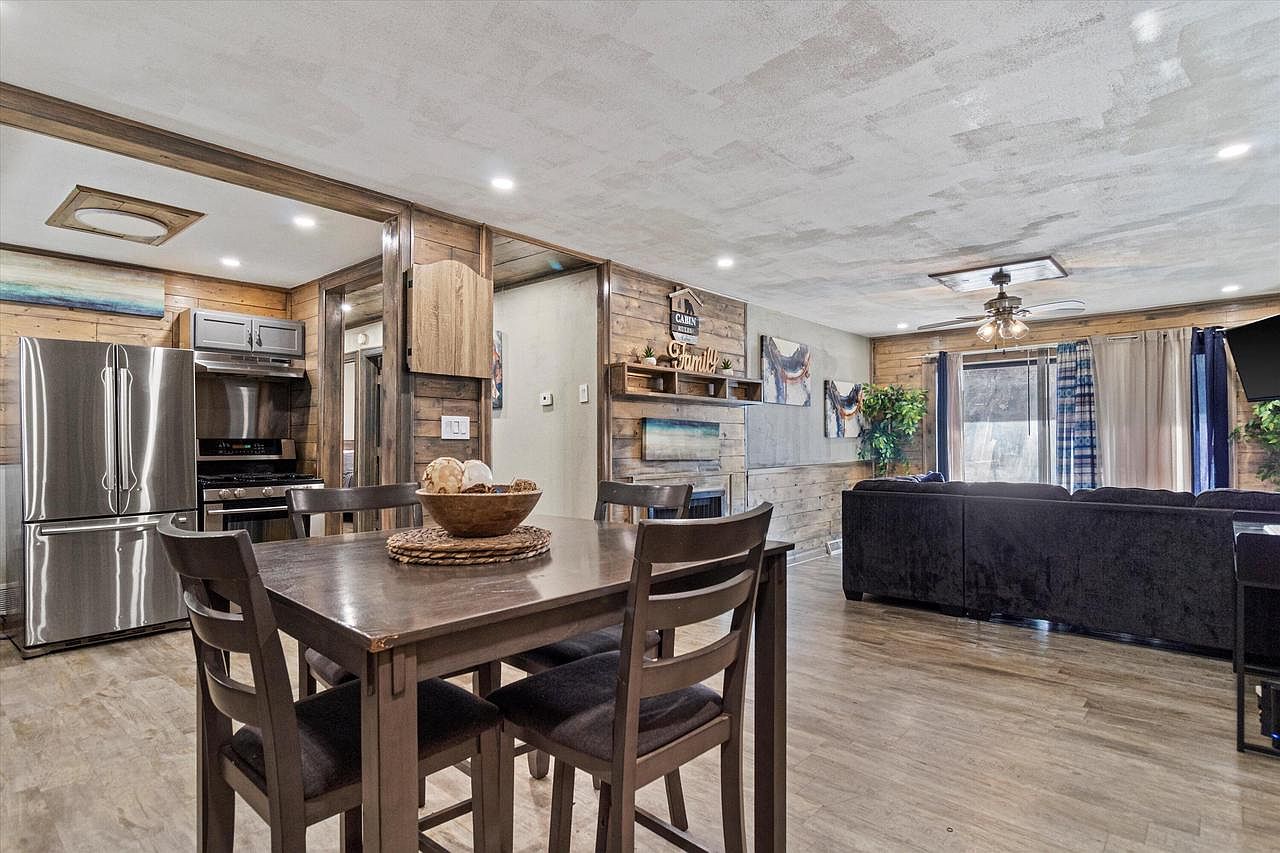 6050 West Calumet ROAD UNIT 101A, Milwaukee, WI 53223 | Zillow