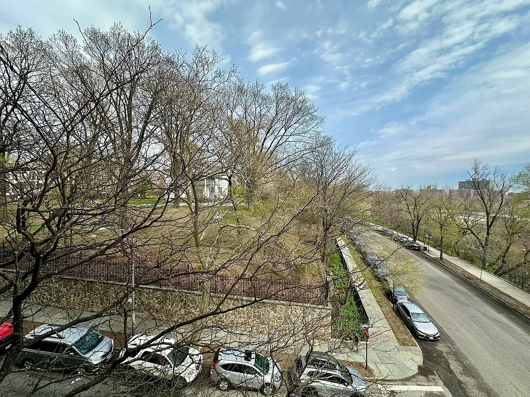 555 Edgecomb Avenue #5 in Washington Heights, Manhattan | StreetEasy