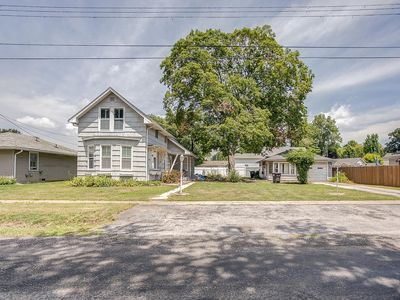 809 W Exchange St, Jerseyville, IL 62052 | MLS #23038854 | Zillow