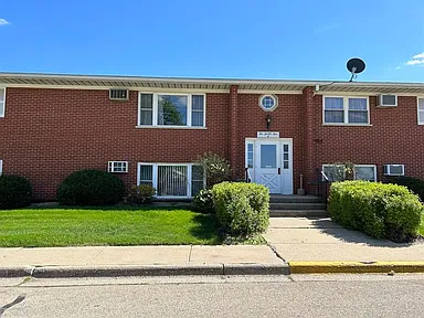 225 W High St Morris IL | Zillow