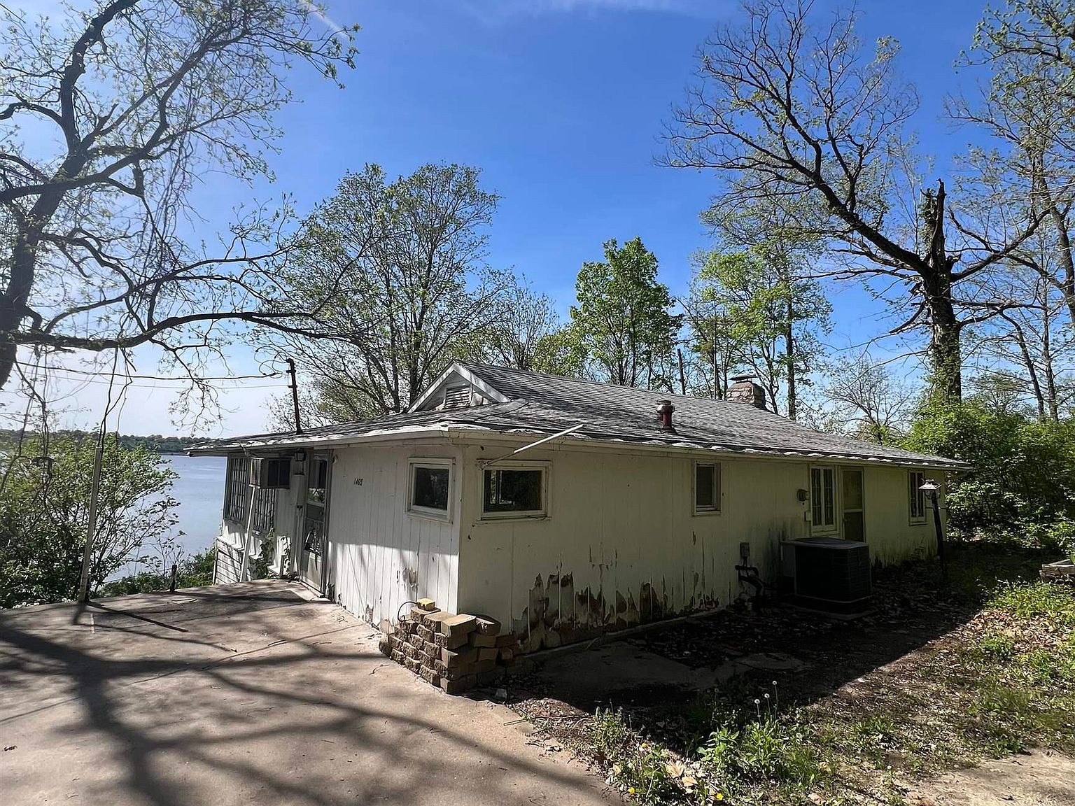 1465 N State Highway 96, Hamilton, IL 62341 | Zillow