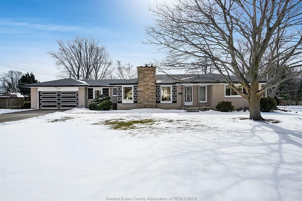 1335 Sunset Ave, Kingsville, ON N9Y 2T4 | Zillow
