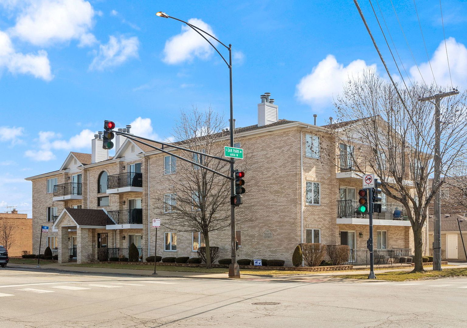 6755 W 63rd St UNIT C1, Chicago, IL 60638 | Zillow