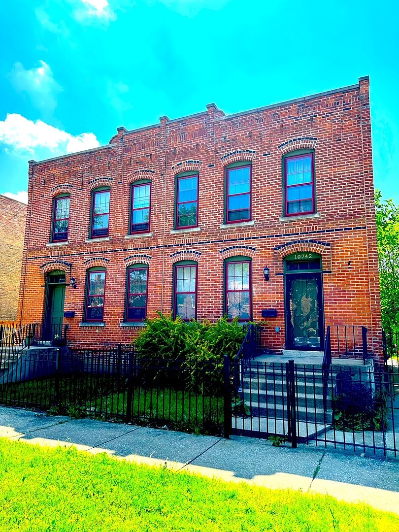 10742 S Champlain Ave, Chicago, IL 60628 | Zillow