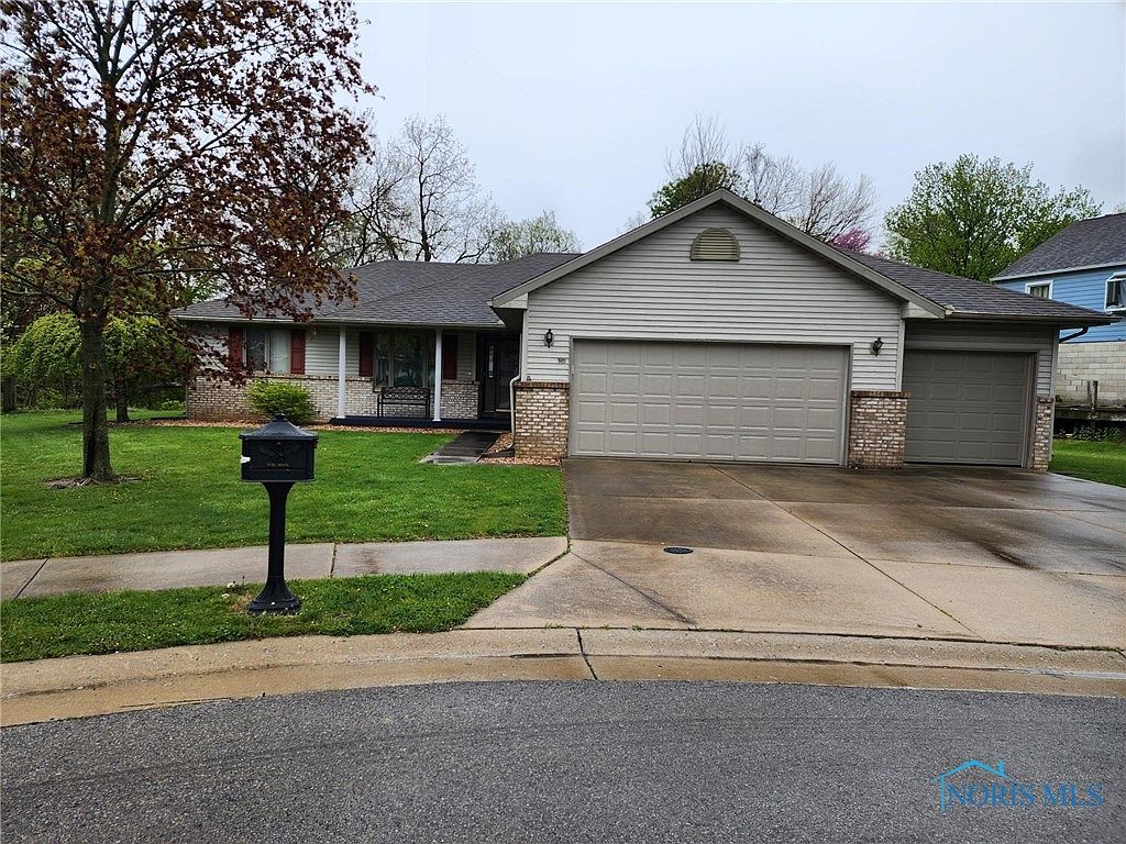 1250 Dodd St, Napoleon, OH 43545 | Zillow
