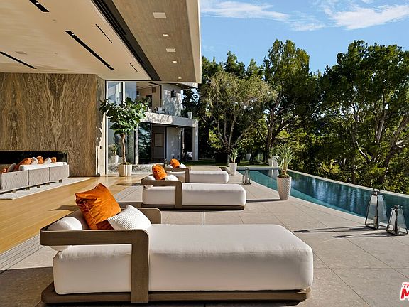 9330 Flicker Way, West Hollywood, CA 90069 | MLS #26639477 | Zillow