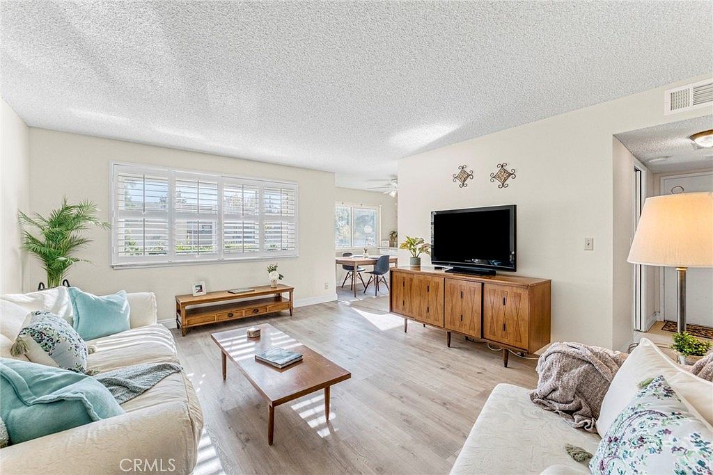 11813 Runnymede St APT 19, North Hollywood, CA 91605 | Zillow