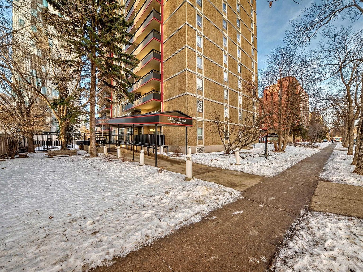 10140 120th St NW #206, Edmonton, AB T5K 1Z8 | MLS #E4417480 | Zillow