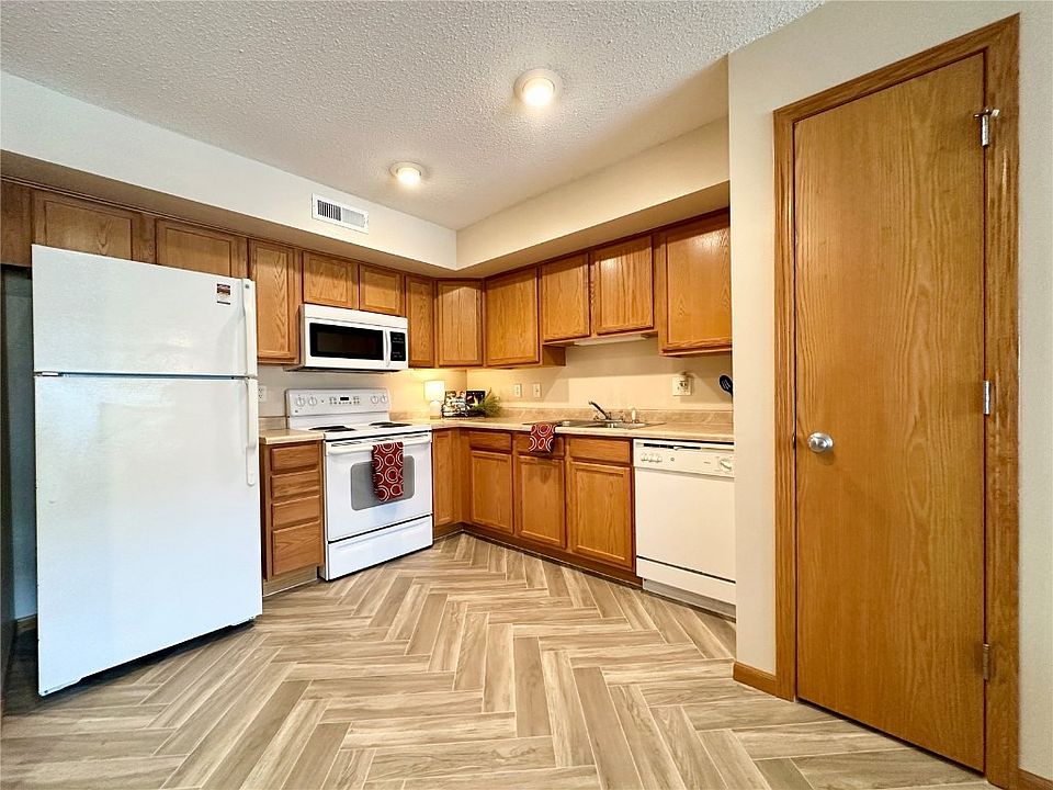 3131 Samuel Ct SW UNIT 6, Cedar Rapids, IA 52404 | Zillow