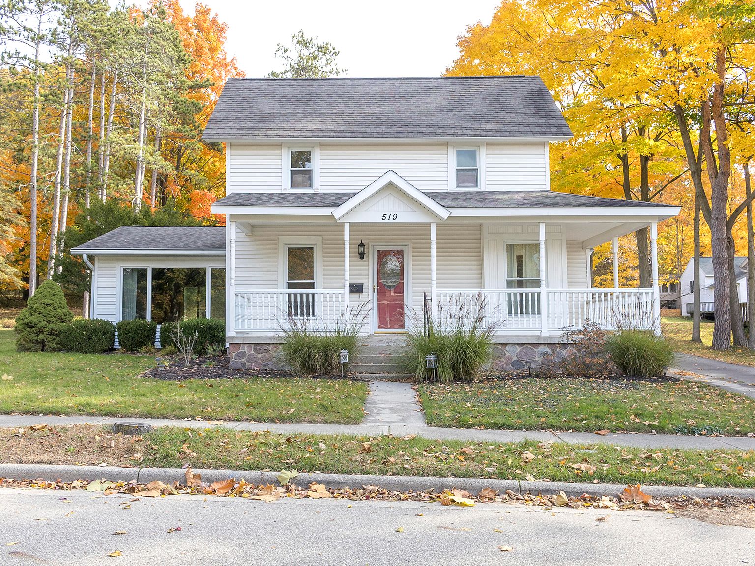 519 N Jefferson St, Lowell, MI 49331 | Zillow