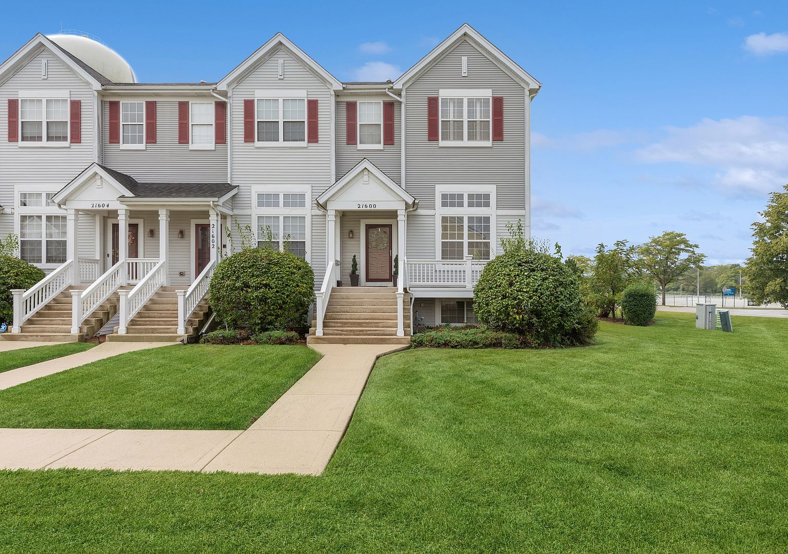 21600 Dogwood Rd, Matteson, IL 60443 | Zillow