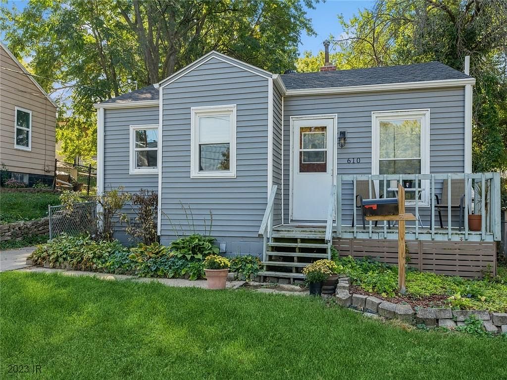 610 Pleasant View Dr, Des Moines, IA 50315 | Zillow