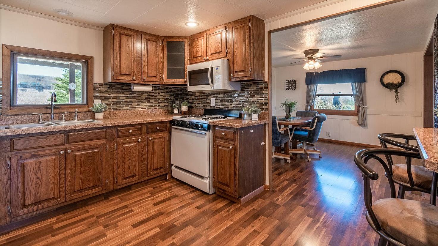 5 Winona Dr, Linton, ND 58552 | Zillow
