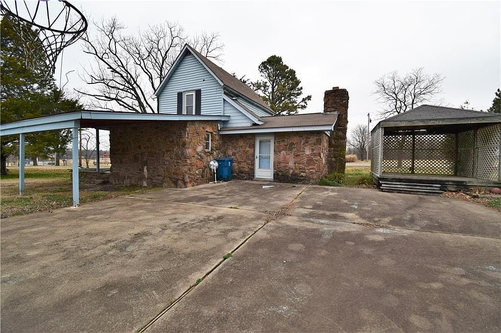 414 S Edmondson Rd, Gentry, AR 72734 | Zillow
