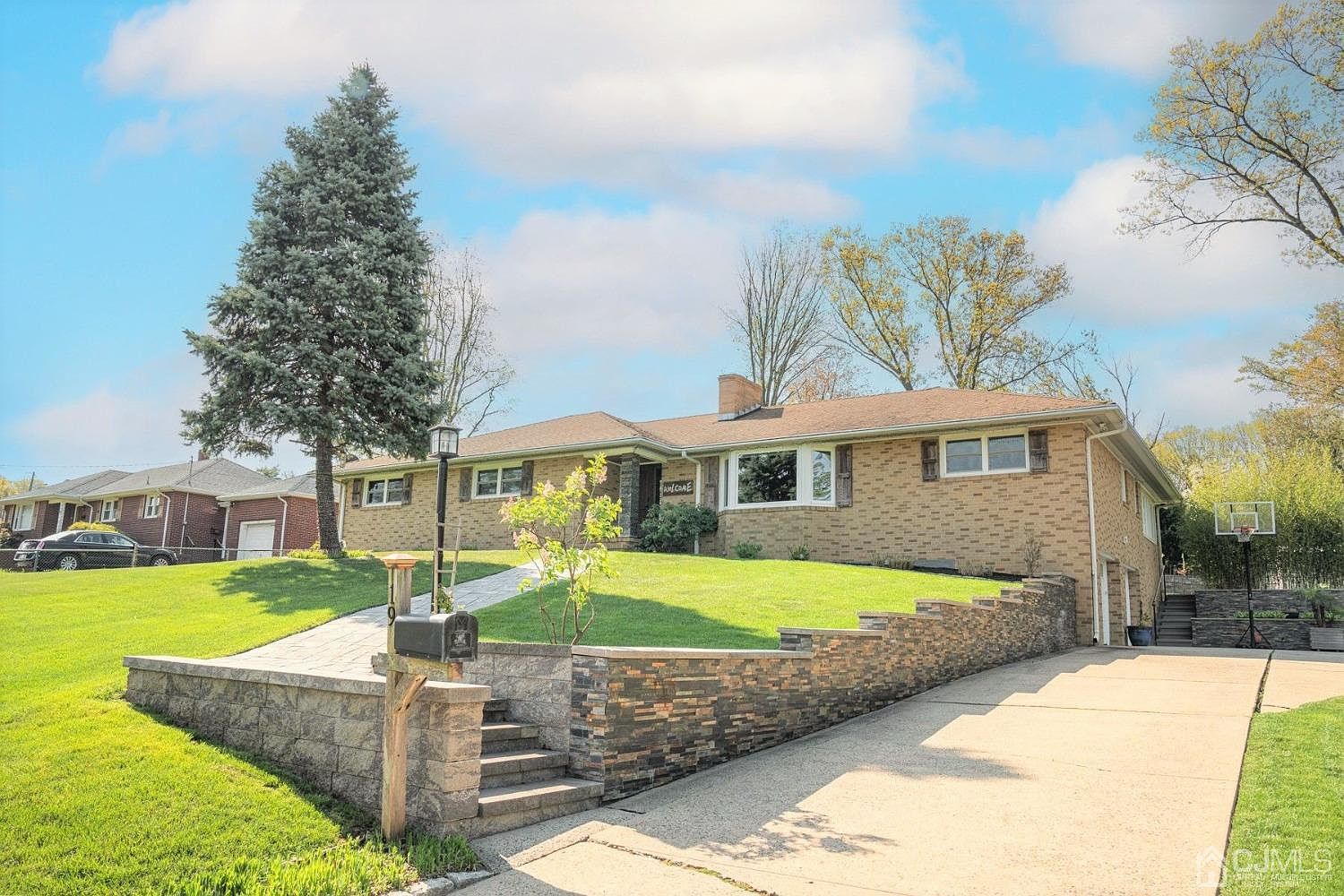 19 Thompson Pl, Parlin, NJ 08859 | Zillow