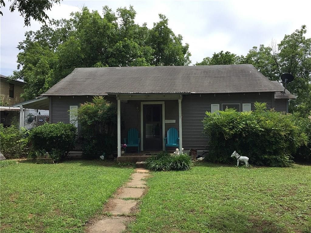 1310 Remington St, Graham, TX 76450 | Zillow