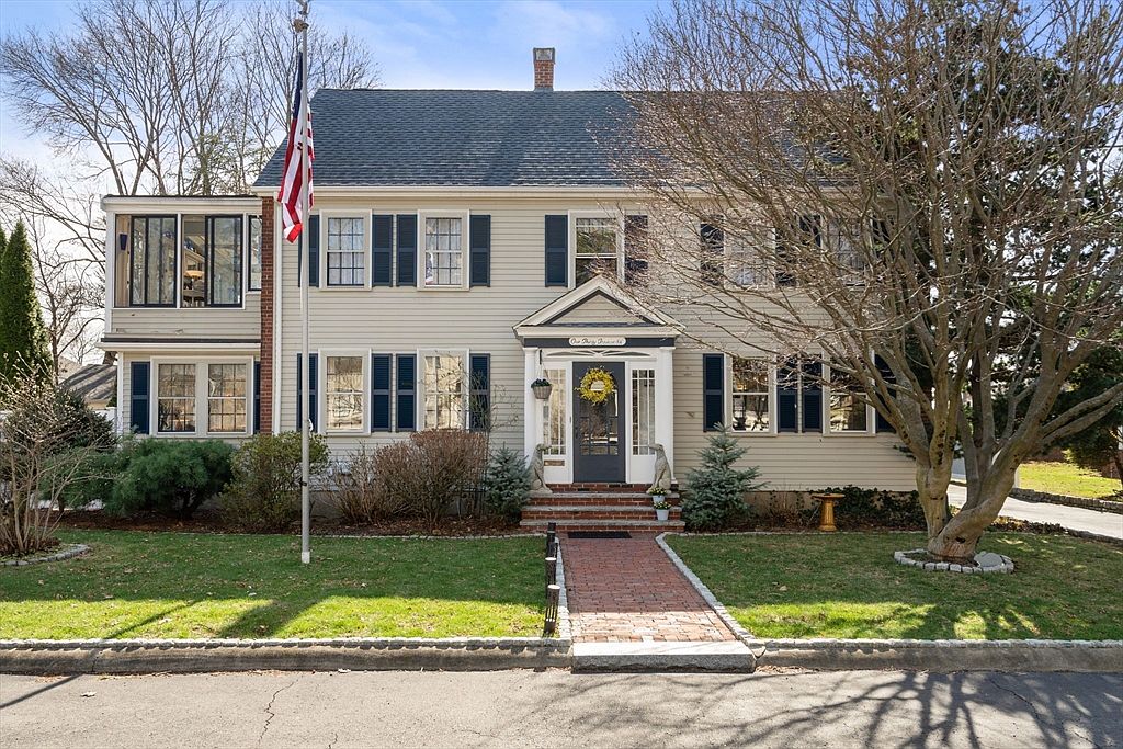 130 Traincroft NW, Medford, MA 02155 | Zillow