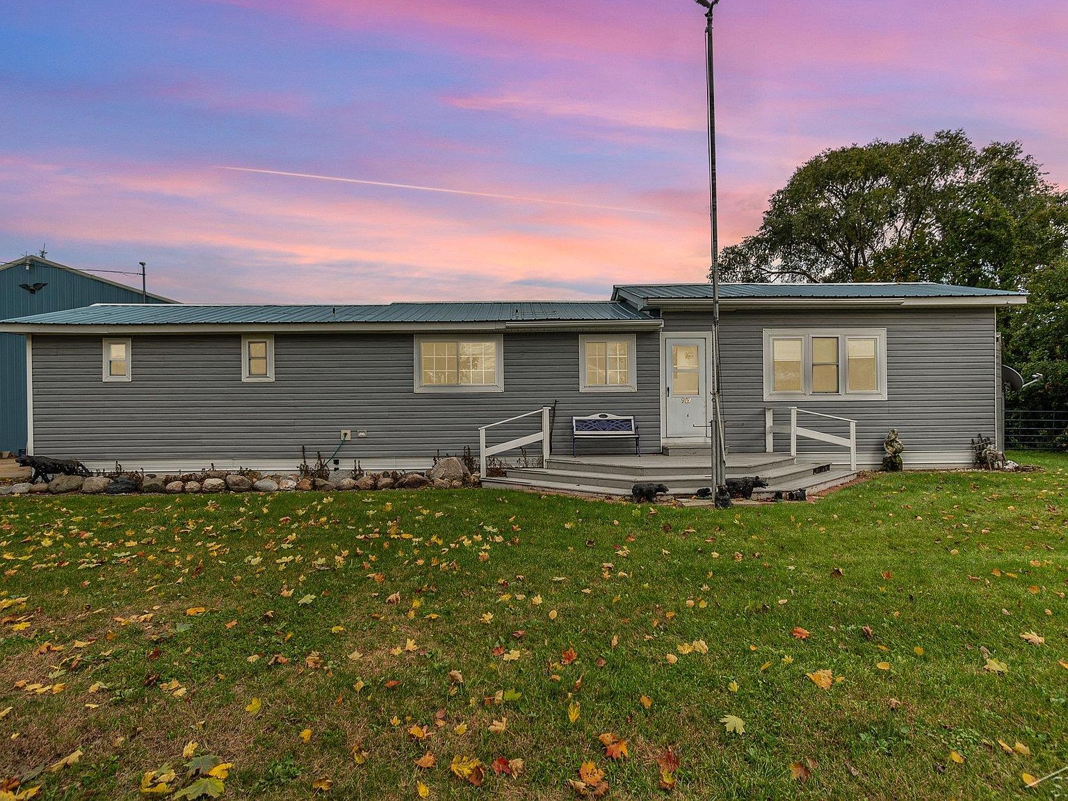 979 S Knight Rd, Bay City, MI 48708 | Zillow