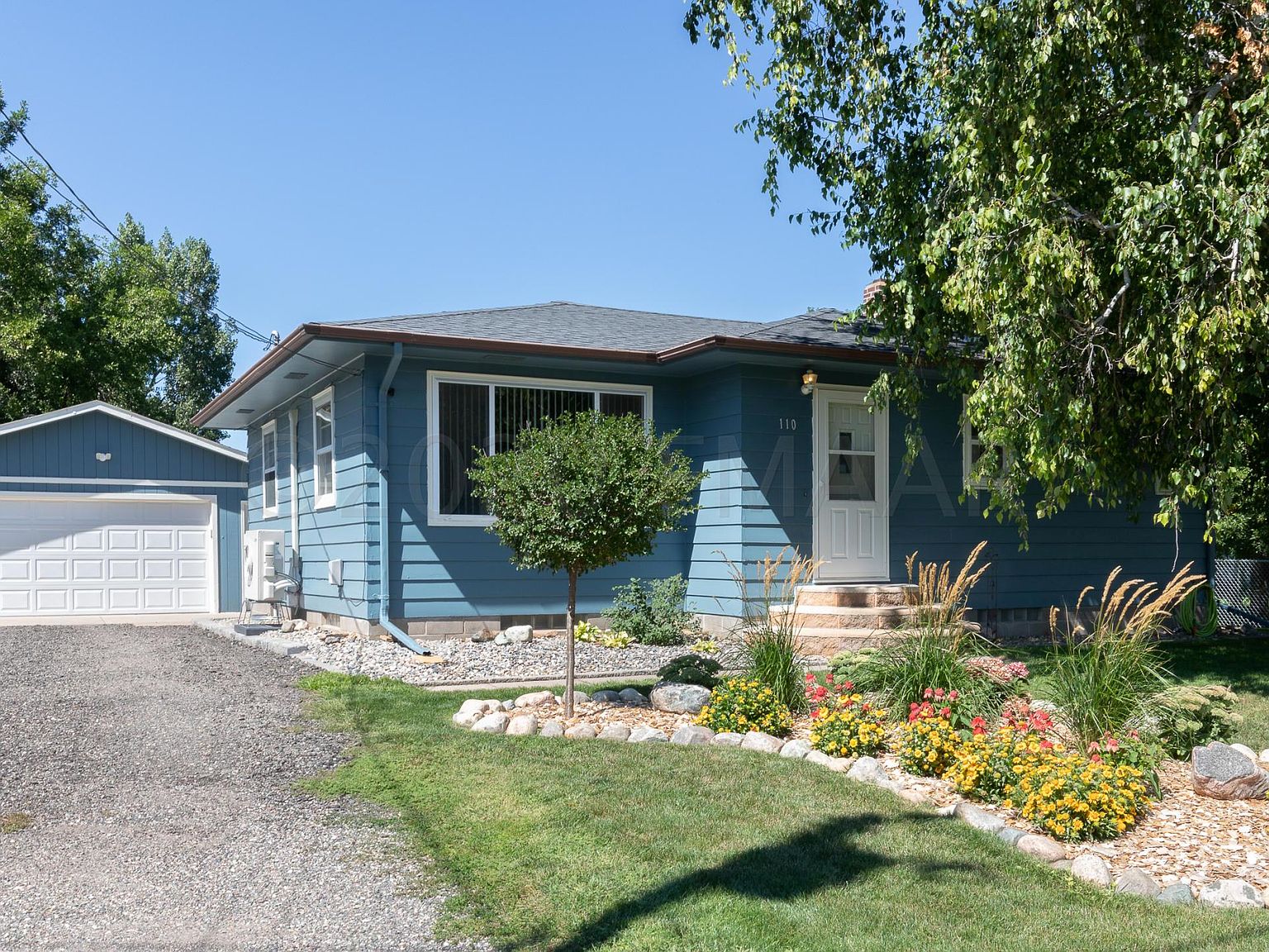 110 1st St N, Sabin, MN 56580 | Zillow