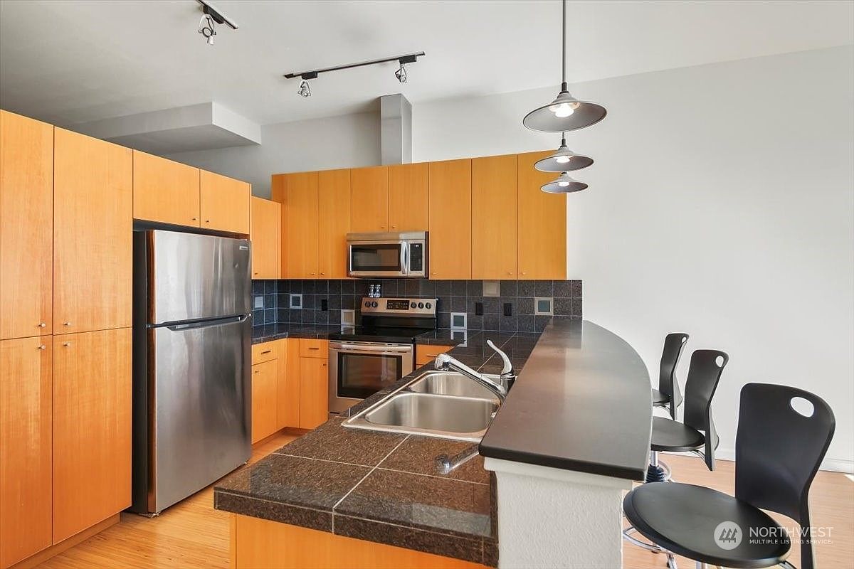 17 W Mercer Street #220, Seattle, WA 98119 | Zillow