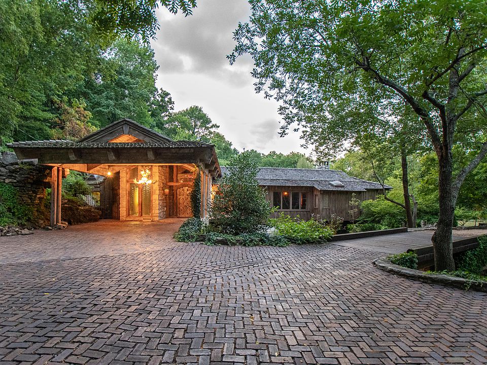 2829 S Lone Pine Ave, Springfield, MO 65804 | Zillow