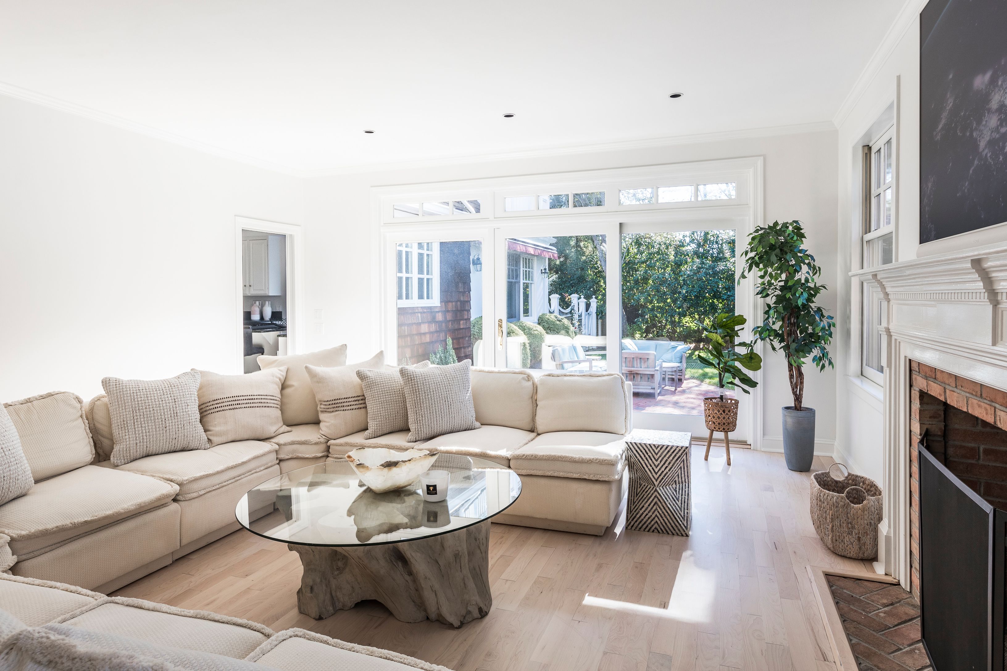 52 Old Barn Ln, Sagaponack, NY 11962 | Out East