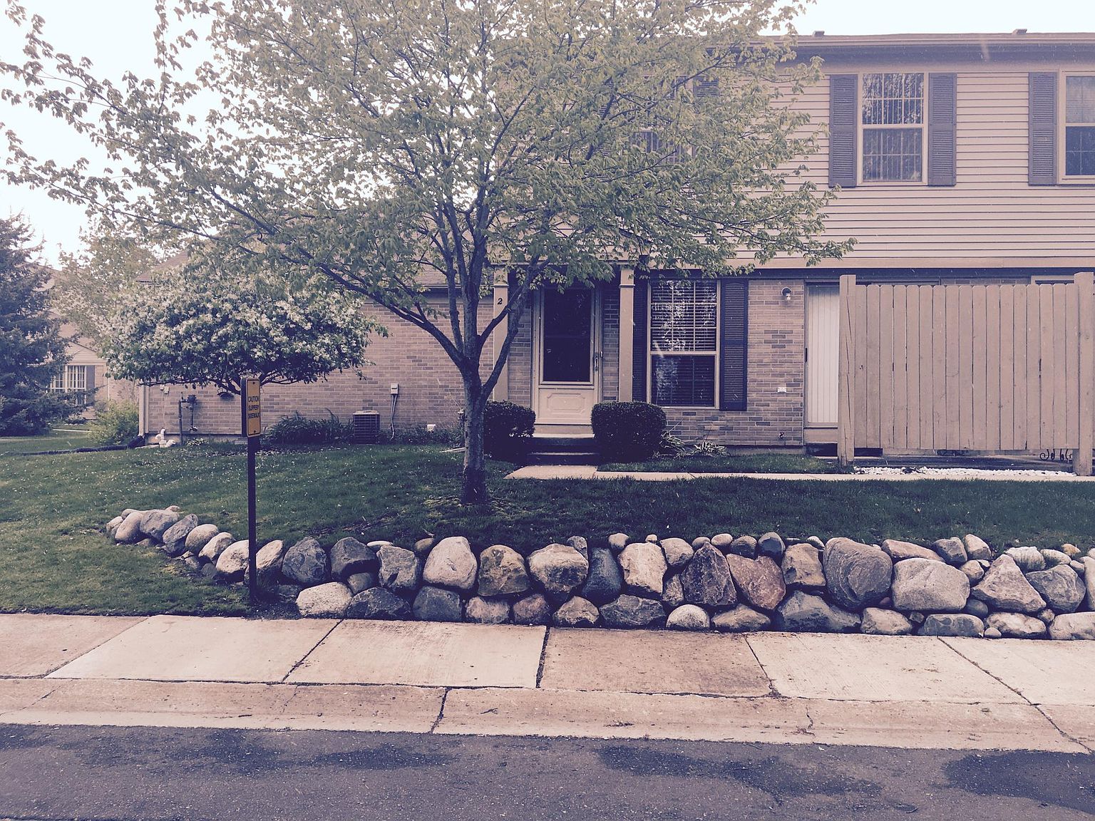 40 Pine Tree Ridge Dr, Waterford, MI 48327 | Zillow