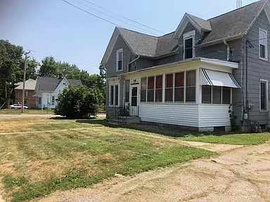 928 State St Dekalb IL | Zillow