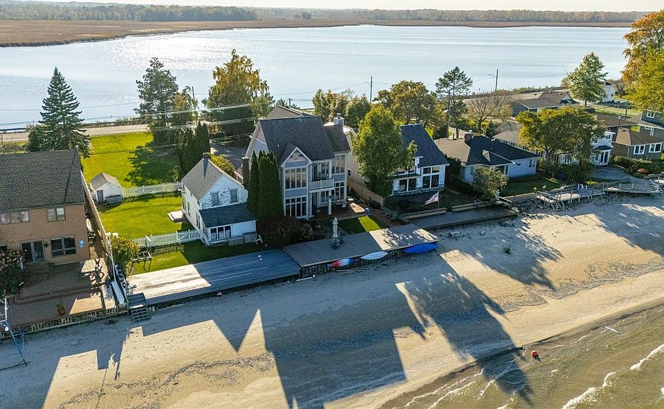 1272 Edgemere Dr, Rochester, NY 14612 | Zillow